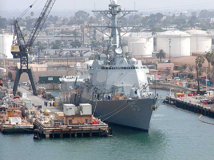 USS Campbell (DDG-85)